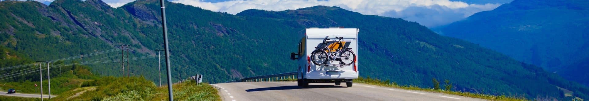 Overladen camper of caravan: een overzicht van de boetes in Europa